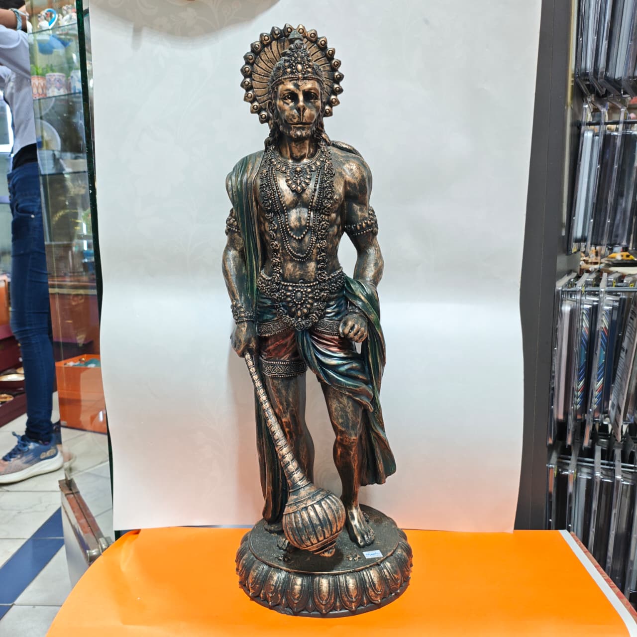 Majestic Lord Hanuman Statue with Mace - Giggles Gifts